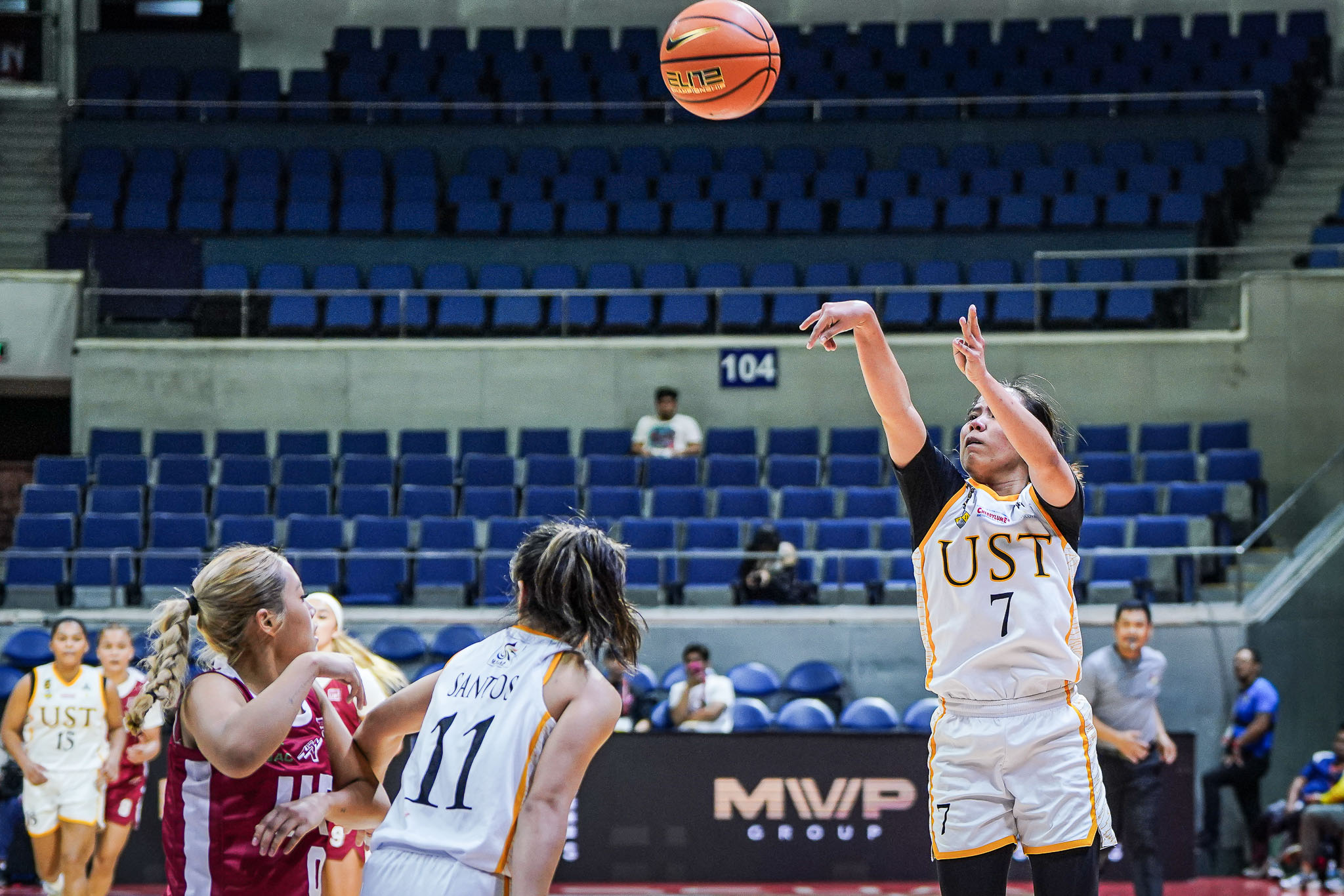 UAAP | Tacatac, Pastrana wax hot, lift UST over UP
